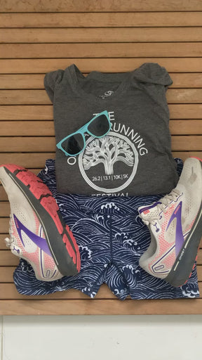 Yell my name race bib kit! Personalized race name bib, custom marathon ...